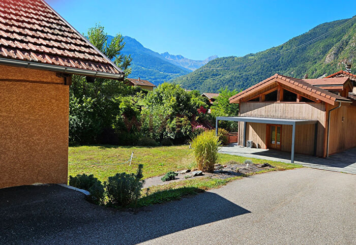 Maison à vendre - La Léchère - 7 pièces - 4 chambres