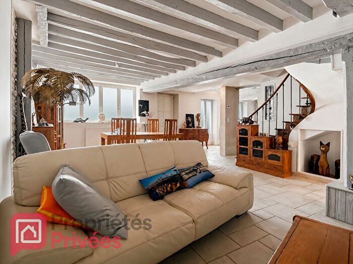Maison 7 pièces à Pontigny, à vendre