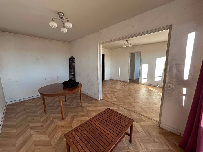 Appartement 5 pièces à Décines-Charpieu, Le Prainet, à vendre