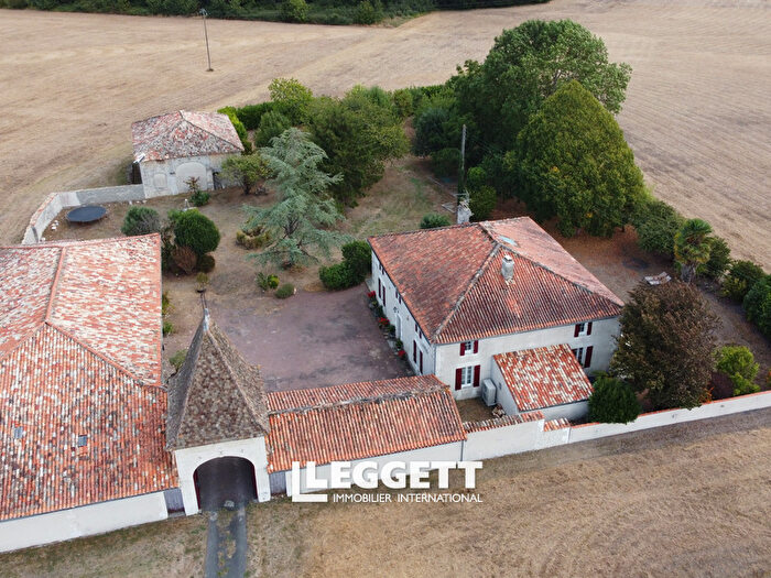 Maison à vendre - Condéon - 8 pièces - 5 chambres