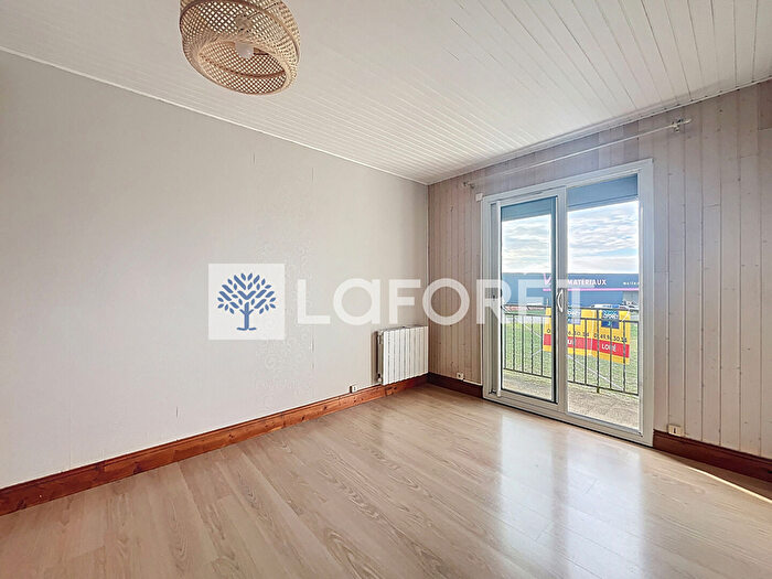 Louzy : Appartement 1 pièce à louer