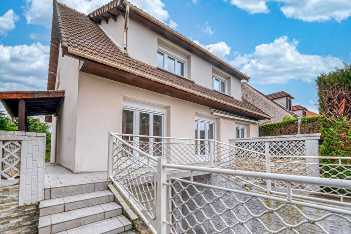 Maison à vendre - Dammartin-en-Goële - 7 pièces - 5 chambres