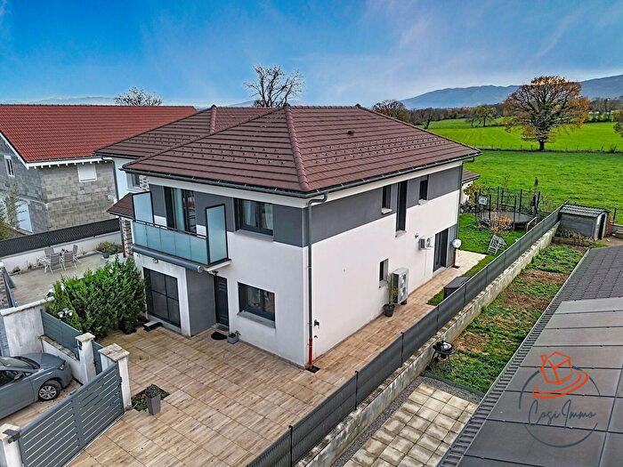 Maison à vendre - Bellegarde-sur-Valserine - 6 pièces - 5 chambres