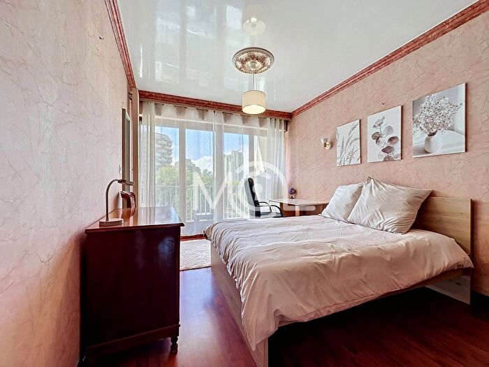 Hôtel de Ville, Créteil : Appartement 1 pièce à louer