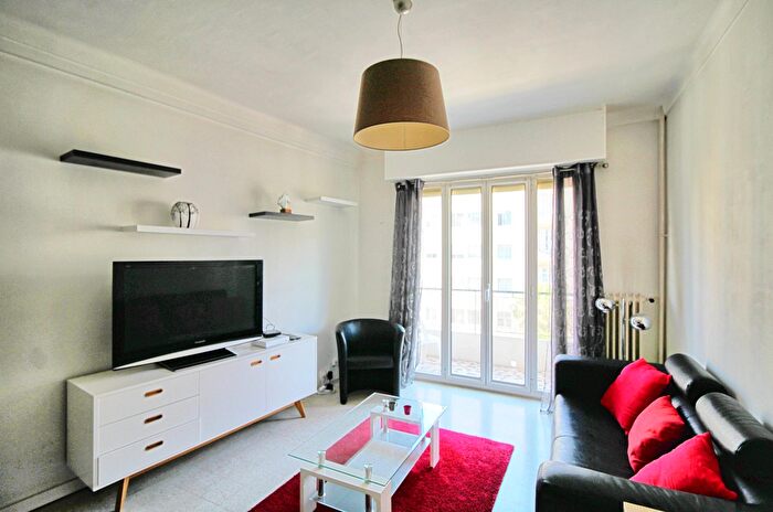 Appartement 3 pièces à louer à Nice, Californie, Carras