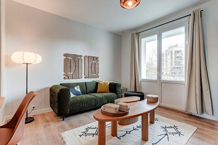 Appartement à louer - Laënnec, Lyon ème arrondissement - 5 pièces - 4 chambres