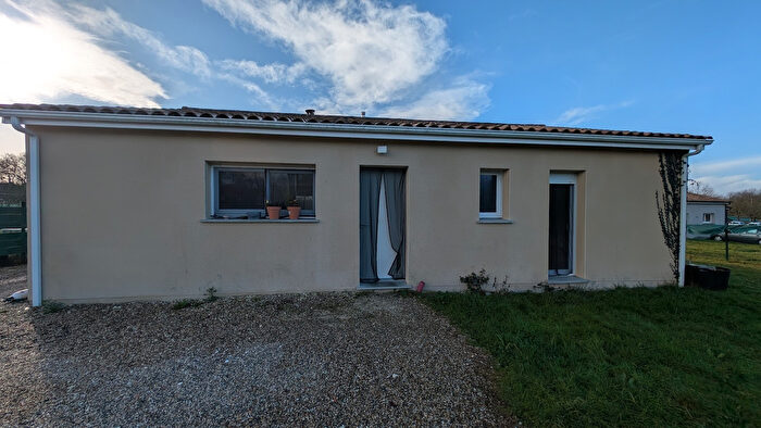 Maison à vendre - Bussac-Forêt - 4 pièces - 3 chambres