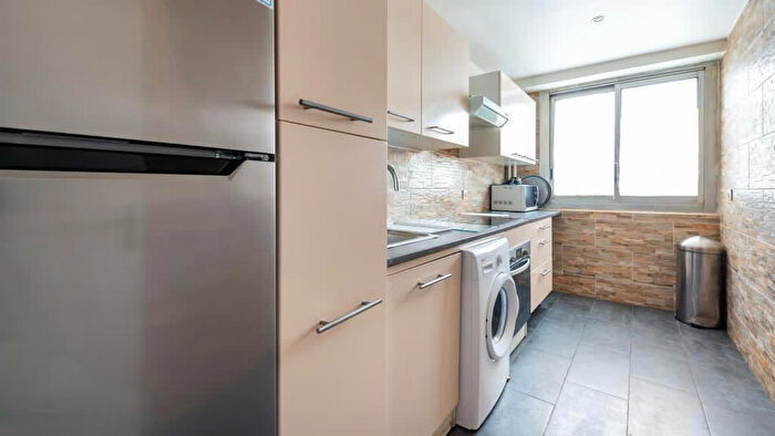 Appartement à vendre - Courbevoie, Gambetta, La Défense - 2 pièces - 1 chambre