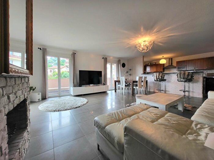 Maisons à vendre et appartements à louer - 1