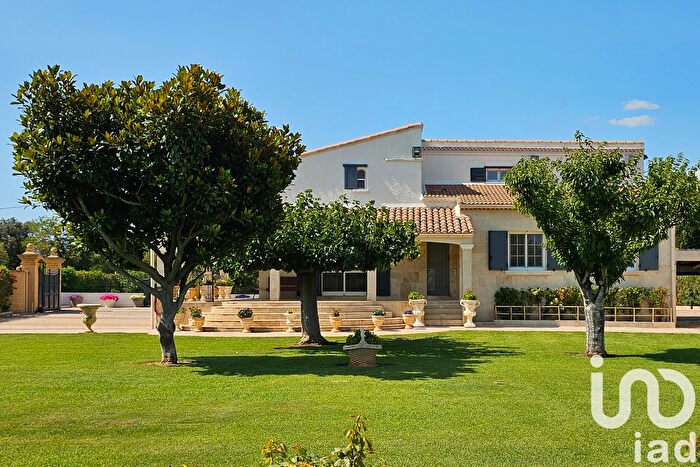 Maison à vendre - Arles, Pont de Crau, Moulès - 9 pièces - 6 chambres