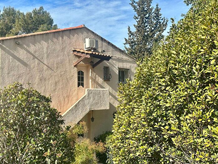 Maison à louer - Ventabren - 4 pièces - 3 chambres