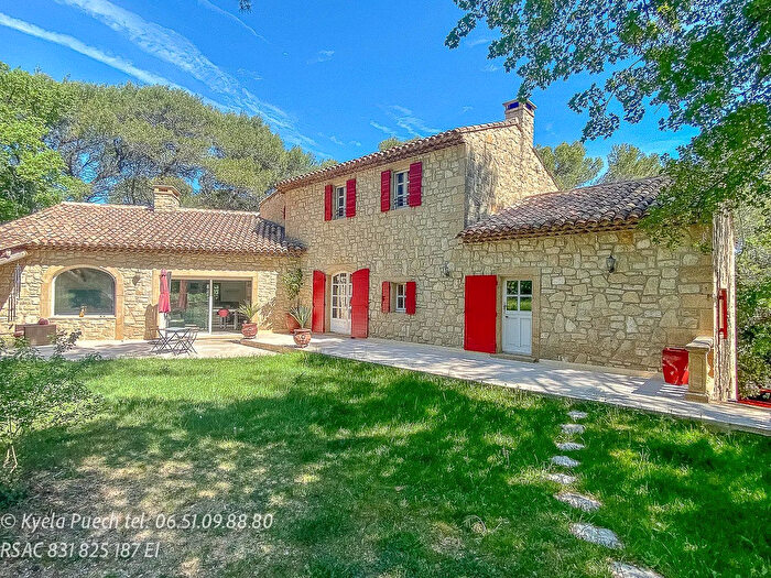 Maison à vendre - Rognes - 10 pièces - 4 chambres