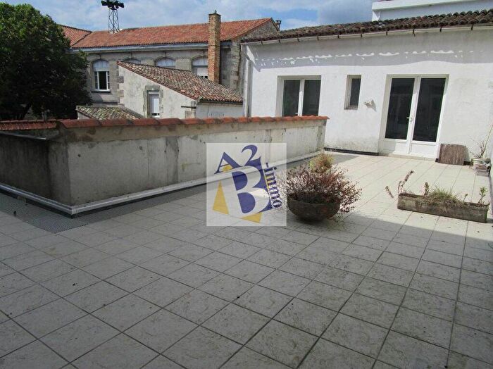 Appartement à louer - Champ de Mars-Bussatte-Victor Hugo, Angouleme - 3 pièces - 2 chambres