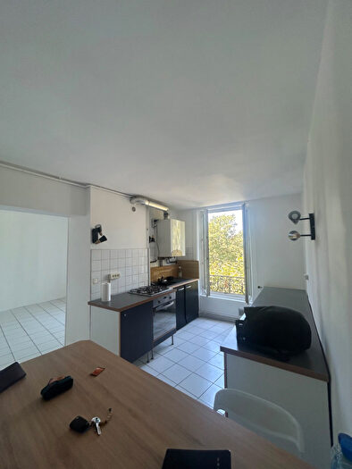 Appartement à vendre - Saint-Étienne, Crêt de Roc - 3 pièces - 2 chambres