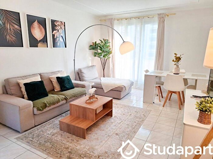 Bretagne, Chevilly-Larue : Appartement 3 pièces à louer