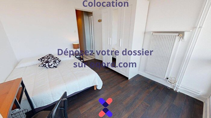 Appartement à louer - Saint Louis, Lyon ème arrondissement - 5 pièces - 4 chambres