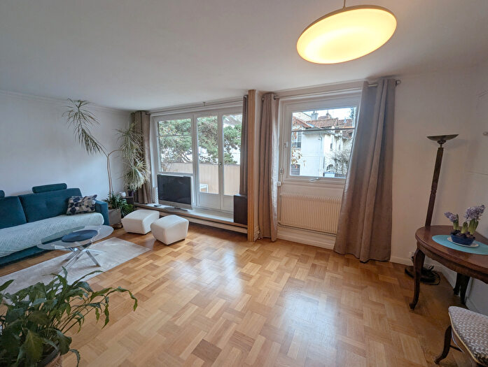 Appartement à vendre - Fontainebleau, Centre-ville - 3 pièces - 1 chambre