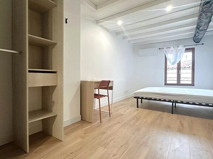 Appartement 1 pièce à Albi, Centre-ville, à louer