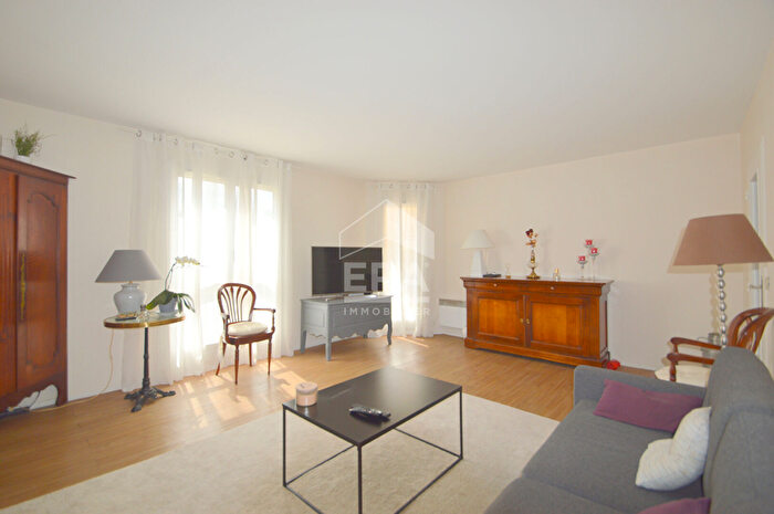 Appartement à vendre - Issy-les-Moulineaux, Centre-ville, Corentin Celton, Les Varennes - 5 pièces - 3 chambres