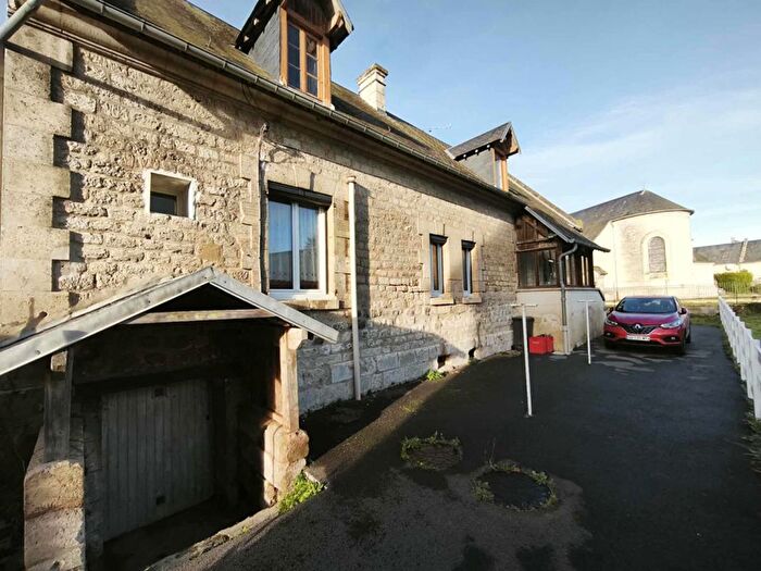 Maison à vendre - Coucy-le-Château-Auffrique - 6 pièces - 5 chambres