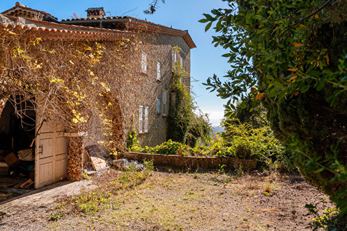 Maison à vendre - Vence, Saint-Martin, Lubiane, Le Suve - 14 pièces - 9 chambres