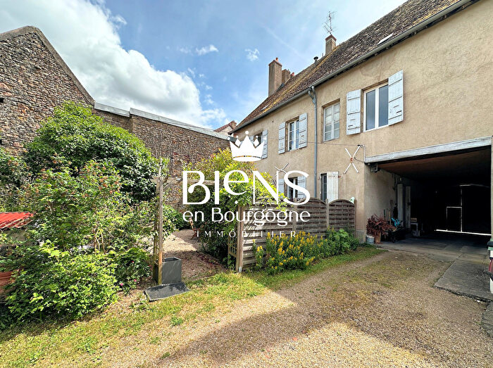 Maison 6 pièces à Couches, à vendre