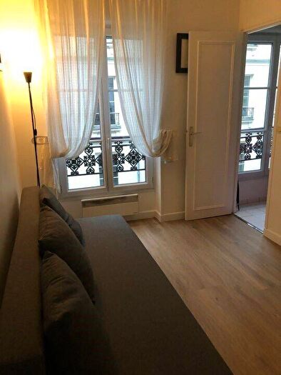 Lorette-Martyrs, Paris 9ème arrondissement : Appartement 1 pièce à louer