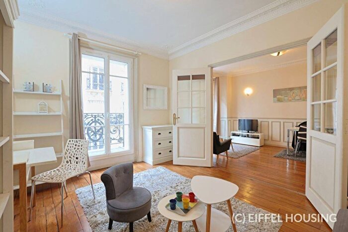 Appartement à louer - Violet Commerce, Paris ème arrondissement - 3 pièces - 2 chambres