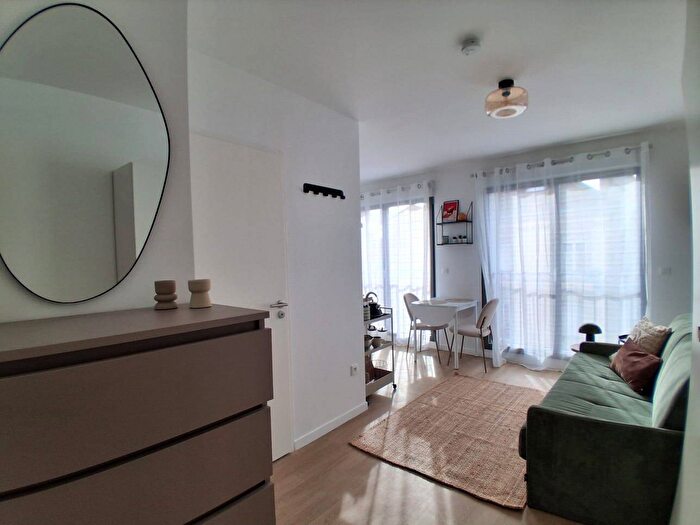 Appartement à louer - Barbâtre-Saint Remy-Verrerie, Reims - 1 pièce