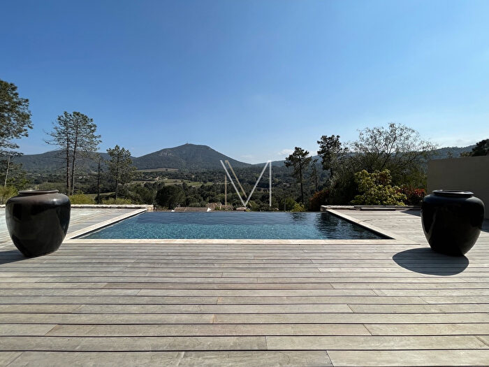 Maison à vendre - Le Plan-de-la-Tour - 5 pièces - 4 chambres