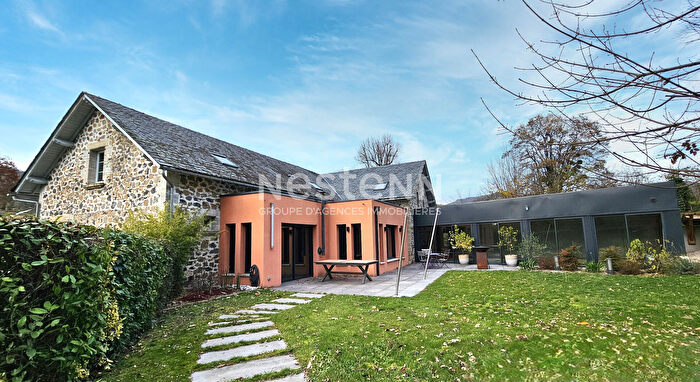 Maison à vendre - Vic-sur-Cère - 9 pièces - 4 chambres