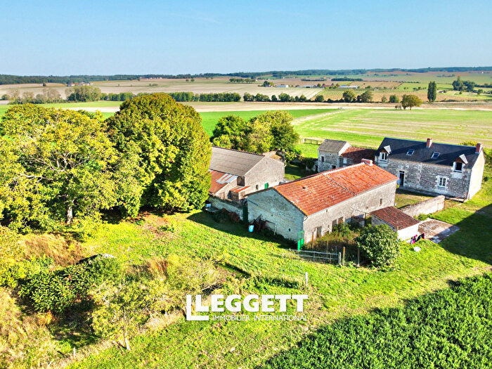 Maison à vendre - Saint-Gervais-les-Trois-Clochers - 6 pièces - 5 chambres