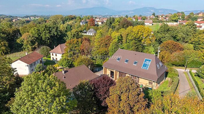 Maison à vendre - Corbelin - 12 pièces - 8 chambres