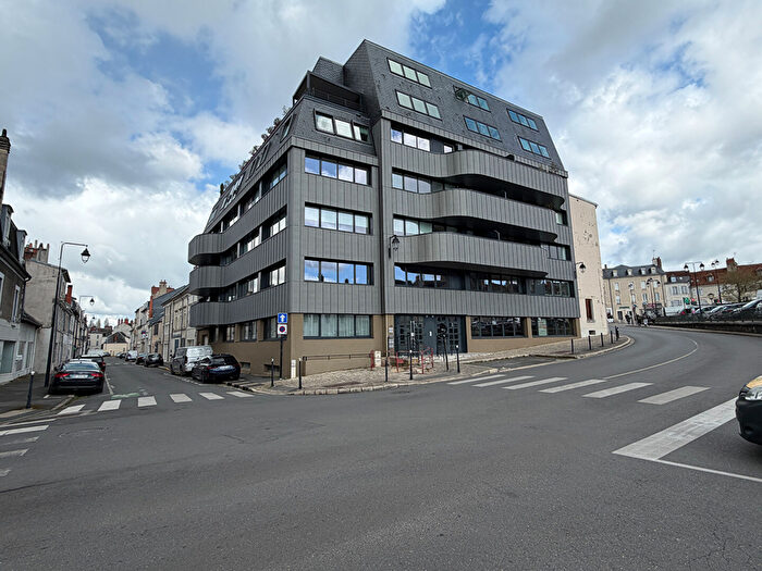 Bourges, Centre-ville, Charlet, Lahitolle, Pignoux, Sembat - Appartement 4 pièces à vendre