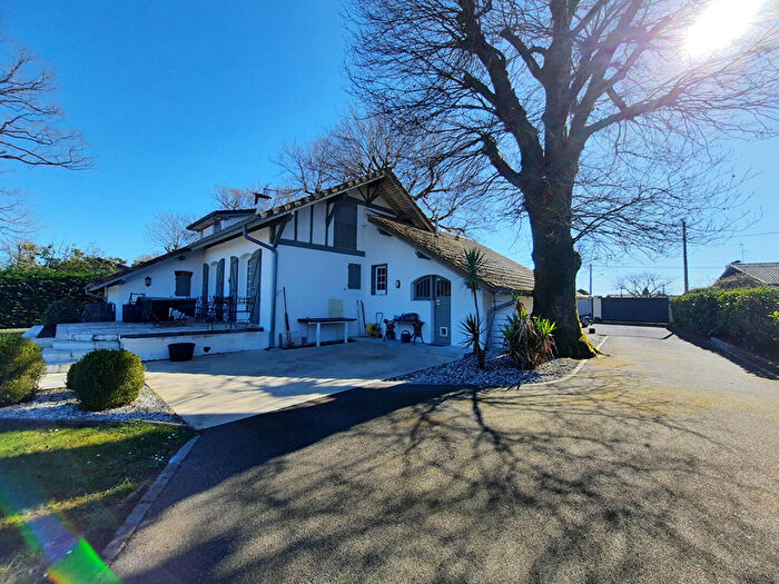 Maison à vendre - Saint-Vincent-de-Tyrosse - 6 pièces - 4 chambres