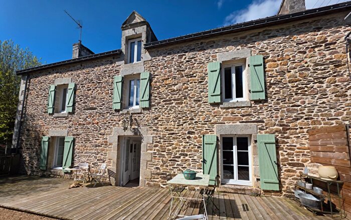 Maison à vendre - Pluméliau - 8 pièces - 4 chambres