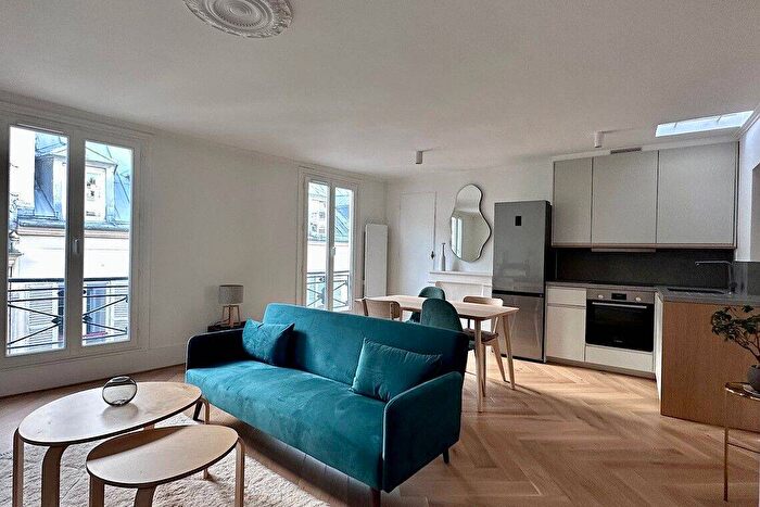 Appartement à louer - Trudaine-Maubeuge, Paris ème arrondissement - 2 pièces - 1 chambre