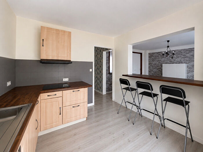 Maison 5 pièces à louer à Charleville-Mézières, Etion