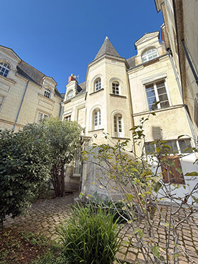 Maison à louer - Saumur, Nantilly - 10 pièces - 7 chambres