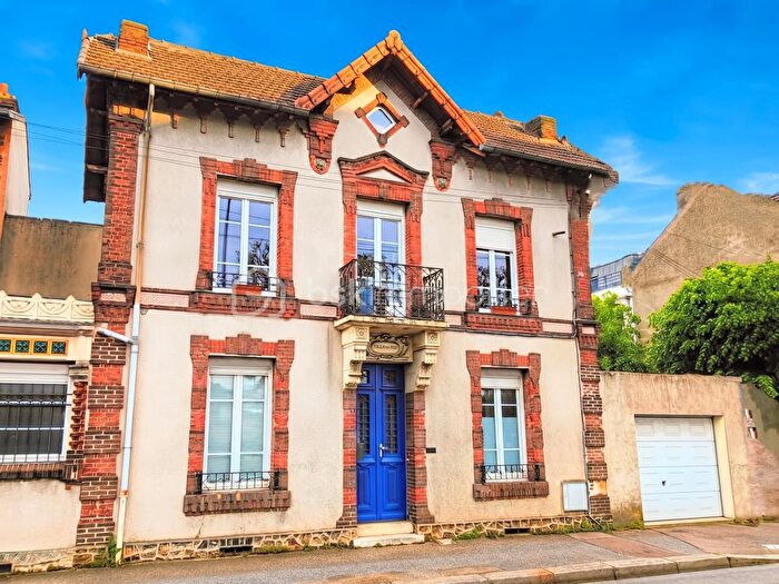 Maison 8 pièces à Mantes-la-Jolie, Centre-ville, à vendre