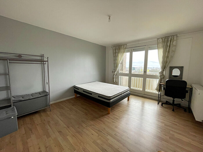 Appartement à louer - Quartiers Nord-Ouest, Villejean - 1 pièce - 1 chambre