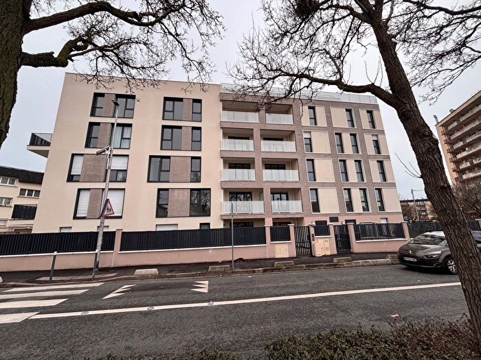 Appartement à louer - Marnaudes, Villemomble - 2 pièces - 1 chambre