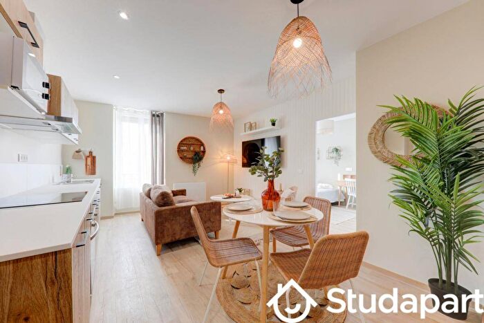 Appartement à louer - Croix Luizet, Villeurbanne - 1 pièce - 1 chambre