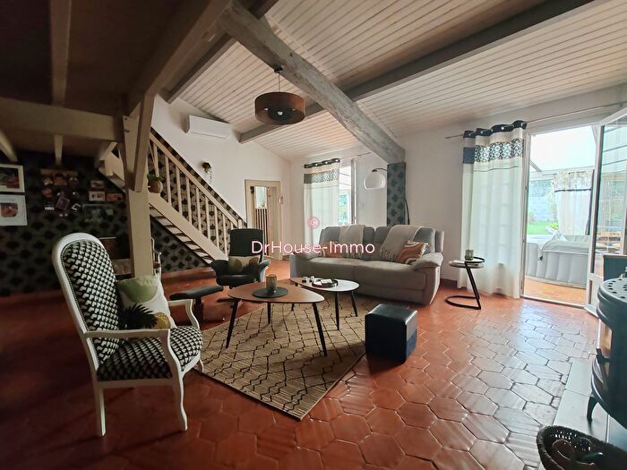 Maison à vendre - Sainte-Gemme-la-Plaine - 7 pièces - 5 chambres