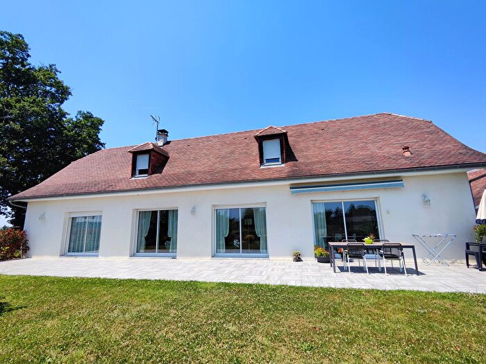 Maison 8 pièces à vendre à Sauveterre-de-Béarn