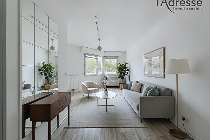 Appartement 2 pièces à vendre à Suresnes, Carnot, Gambetta