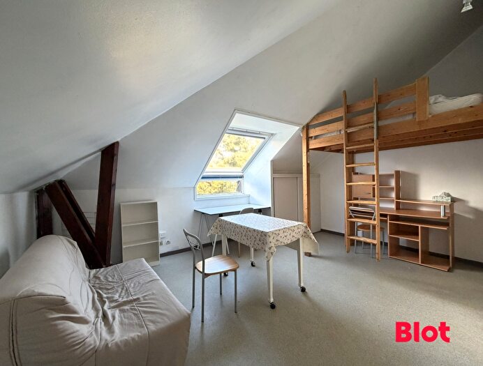 Appartement à louer - Cesson-Sévigné, Centre-ville, La Hublais, Beausoleil - 1 pièce