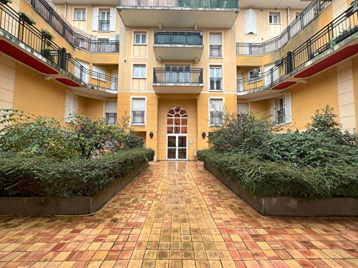A Sisley, Villeneuve-la-Garenne : Appartement 2 pièces à louer