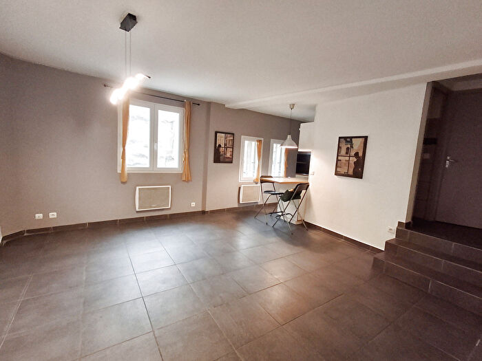 Appartement à louer - Pézenas - 2 pièces - 1 chambre