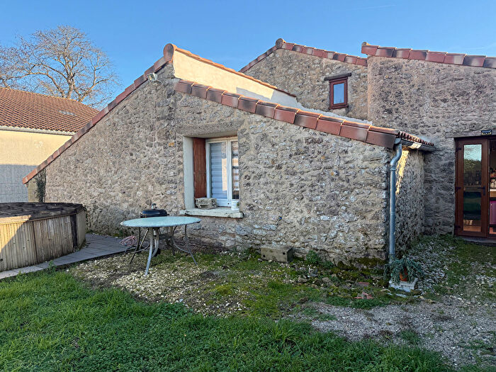 Anglade : Maison 3 pièces à vendre